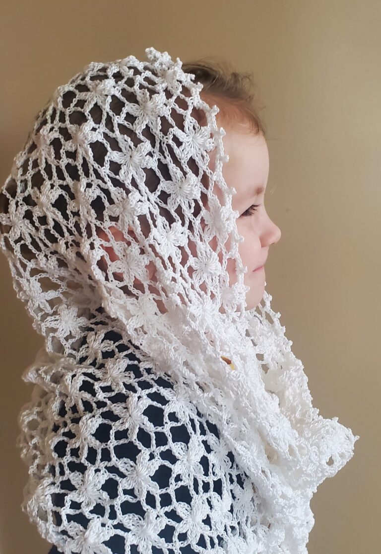 Floral Lace Infinity Veil - Free Crochet Veil Pattern