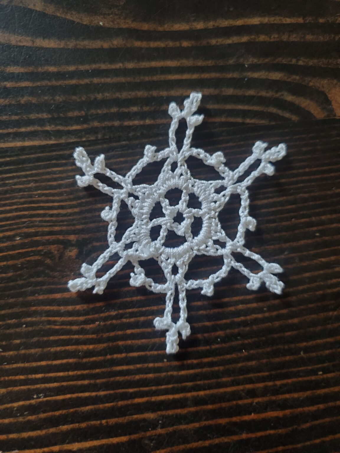 30 Beautifully Delicate Crochet Snowflakes